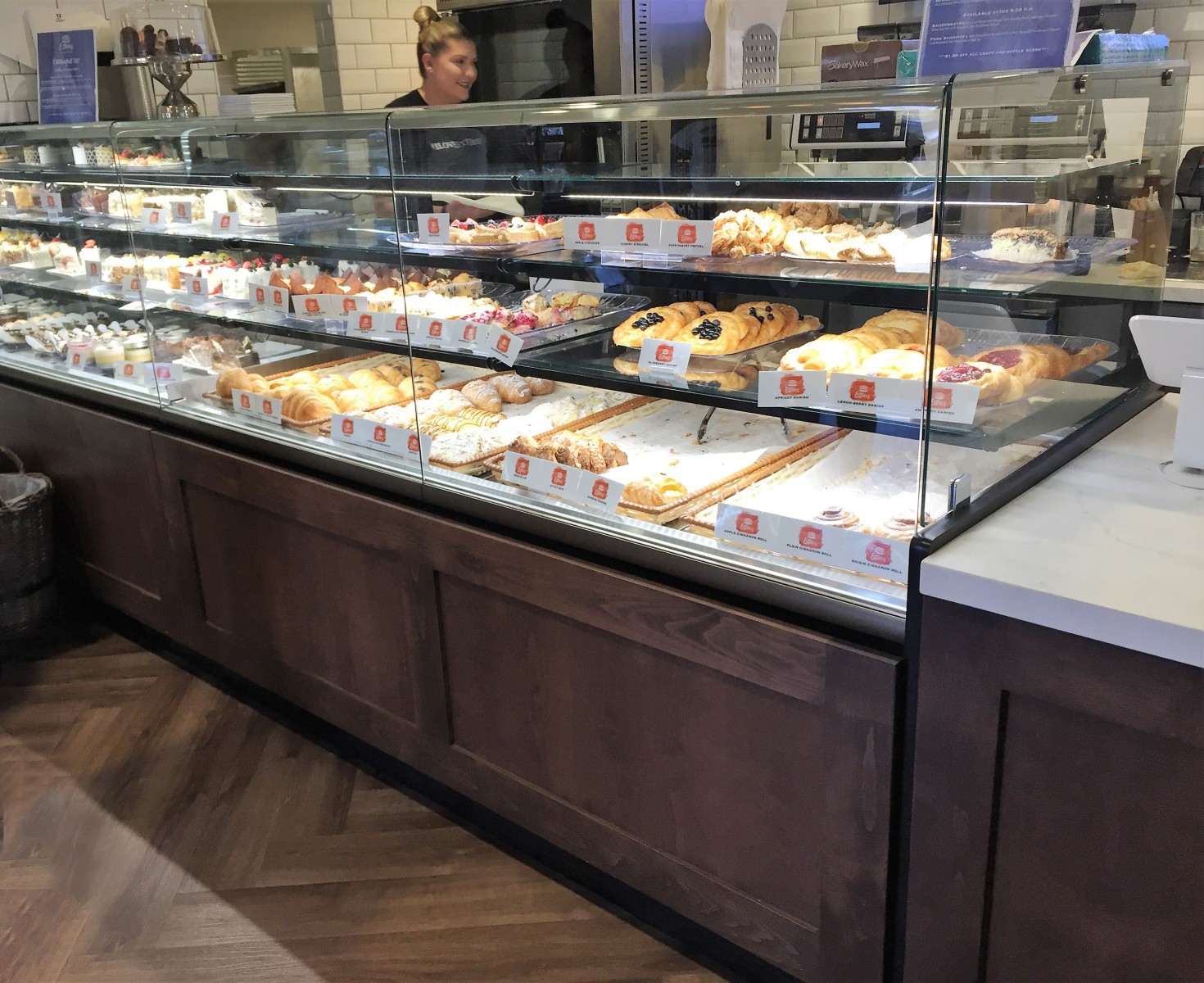 Bakery | Refrigerated Bakery Displays | Full Service | Square Glass Dry ...