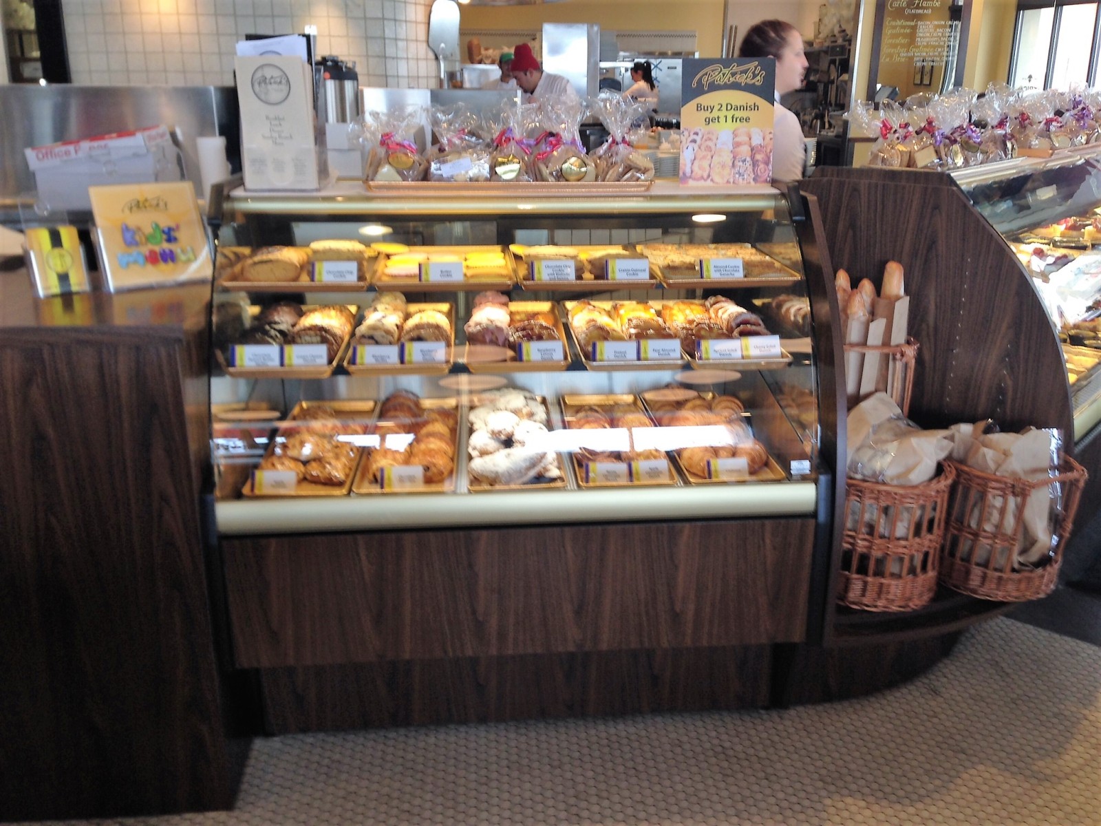 Bakery | Refrigerated Bakery Displays | Full Service | Curved Glass ...